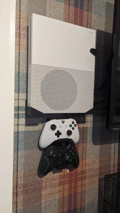 Xbox One X Mount Remixed by cnaors99 - MakerWorld