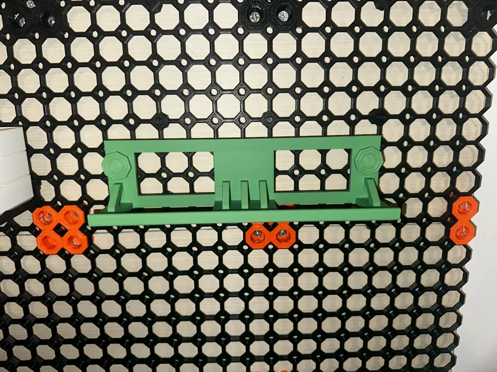 Multiboard Threaded Keyboard Holder Remixed by HiveMakerWorld: Download ...