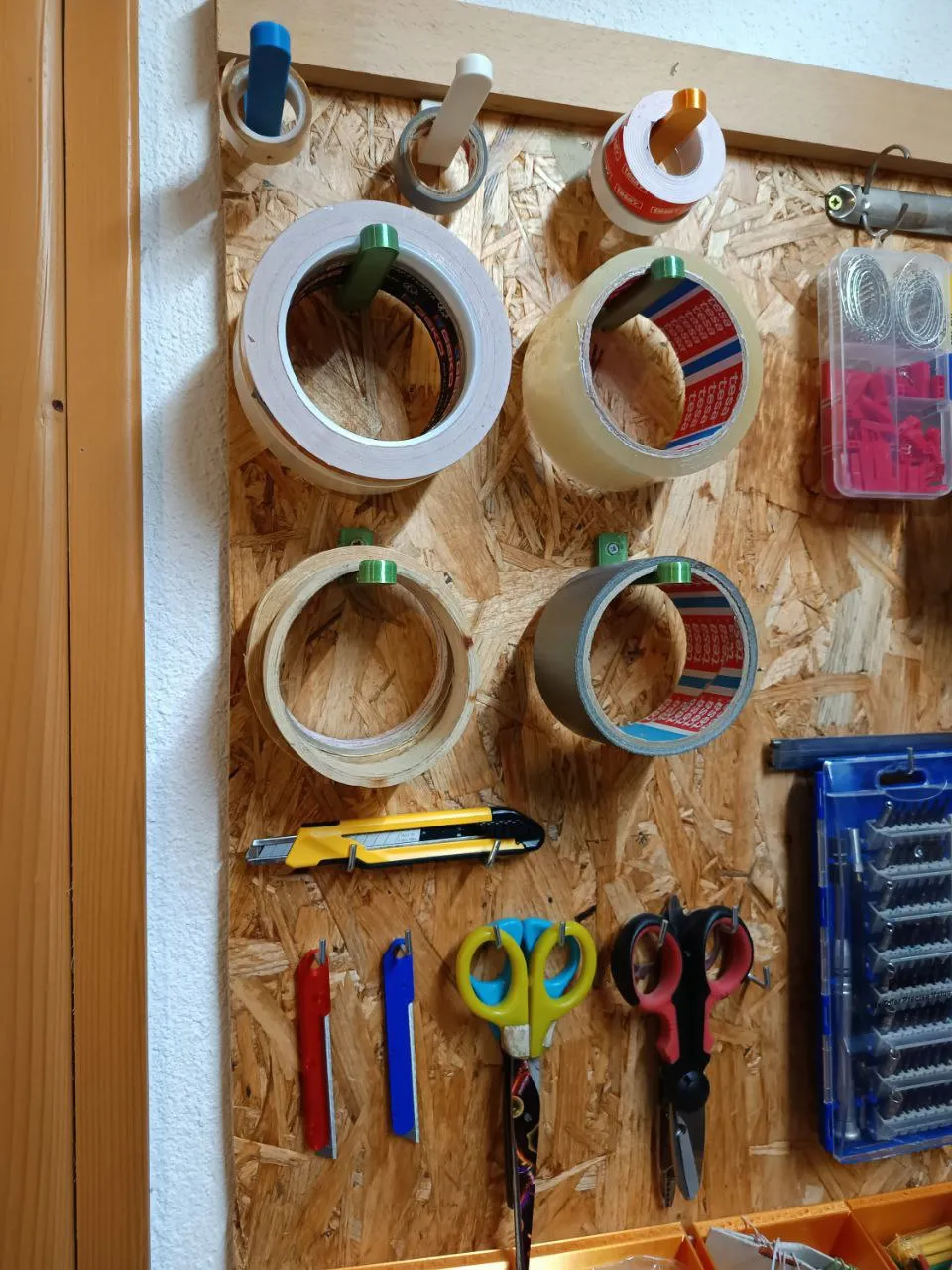 wall-mounted tool rack (for Tape) by Ruby - MakerWorld
