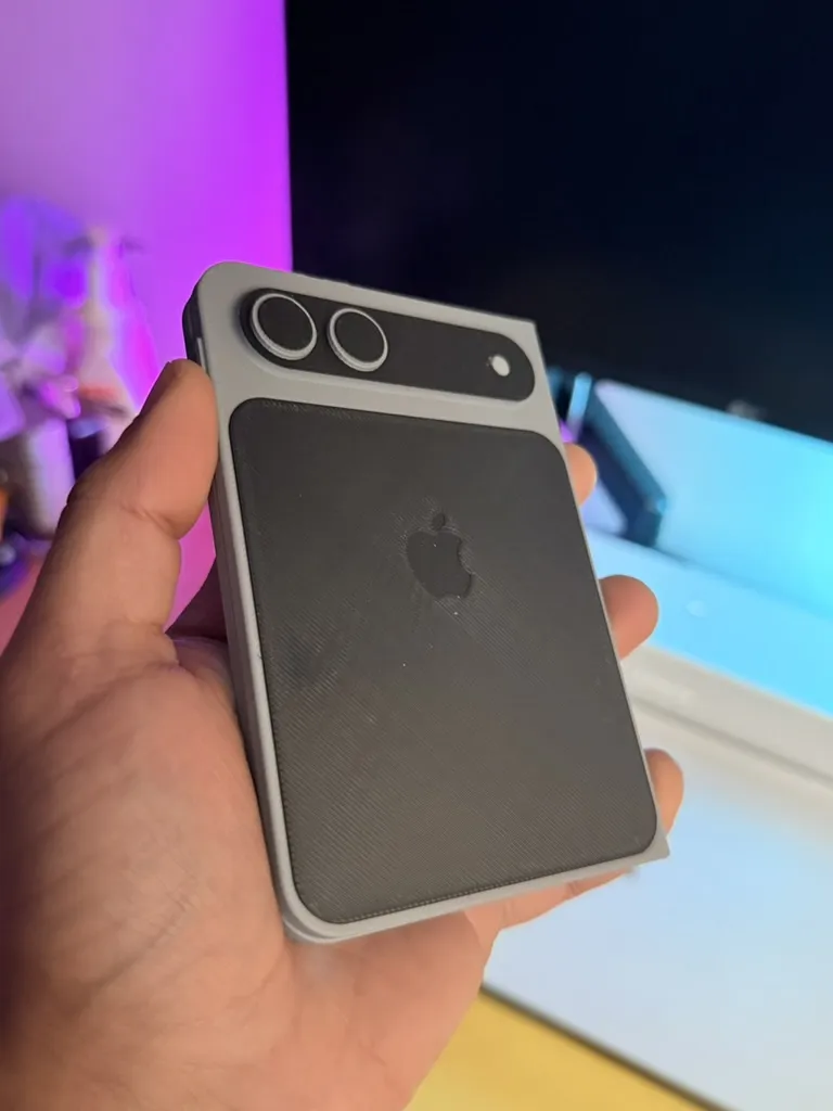 iPhone Fold 1:1 Replica (with folding hinge) - Free 3D Print Model ...
