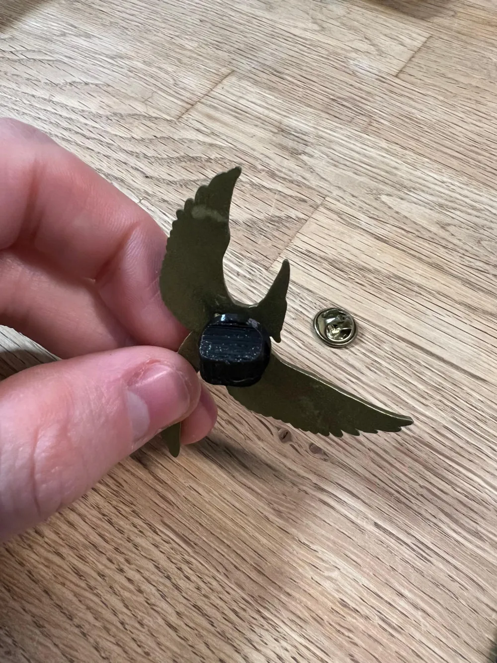 Pin / Brooch Back - Lock & Hold by ryuki_00 - MakerWorld