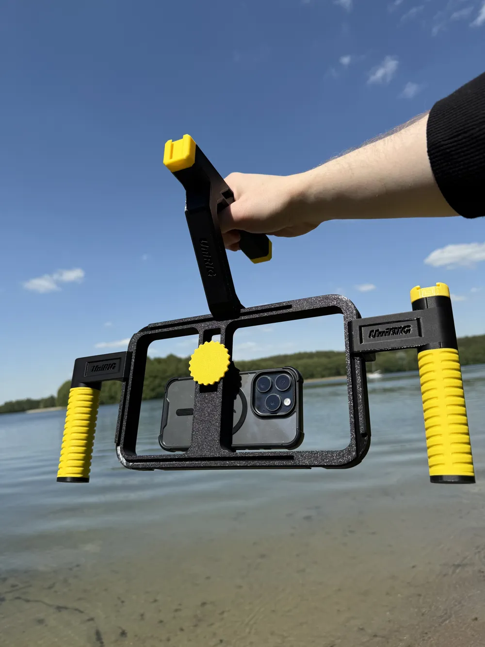 UniRIG - phone cage for video recording by Dnx3D MakerWorld: Download Free 3D Models