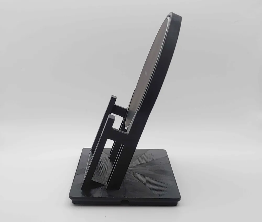 gridfinity wirelesss charging phone stand by Kumaclimber MakerWorld ...