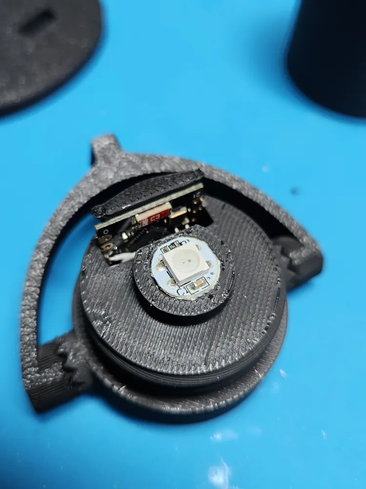 Mini Spotlight halogen. Remotely controlled! by Keralots MakerWorld ...