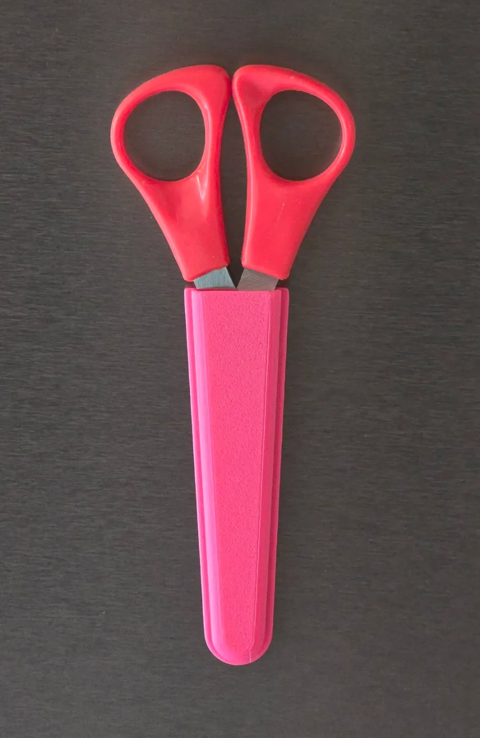 Scissors magnetic holder (customizable) by coosy - MakerWorld