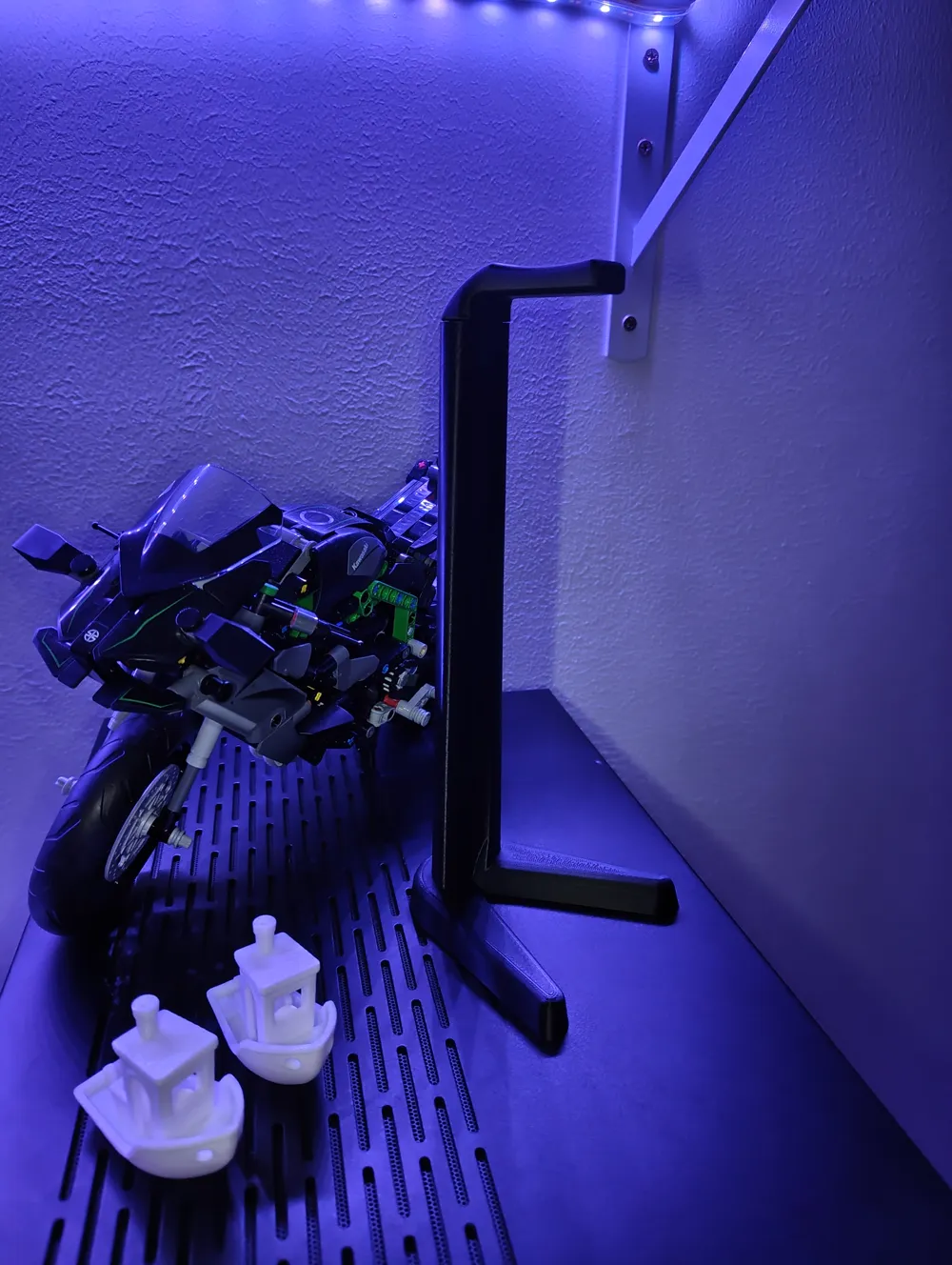 Slim end clean headphone stand by hubbot01 MakerWorld: Download Free 3D ...