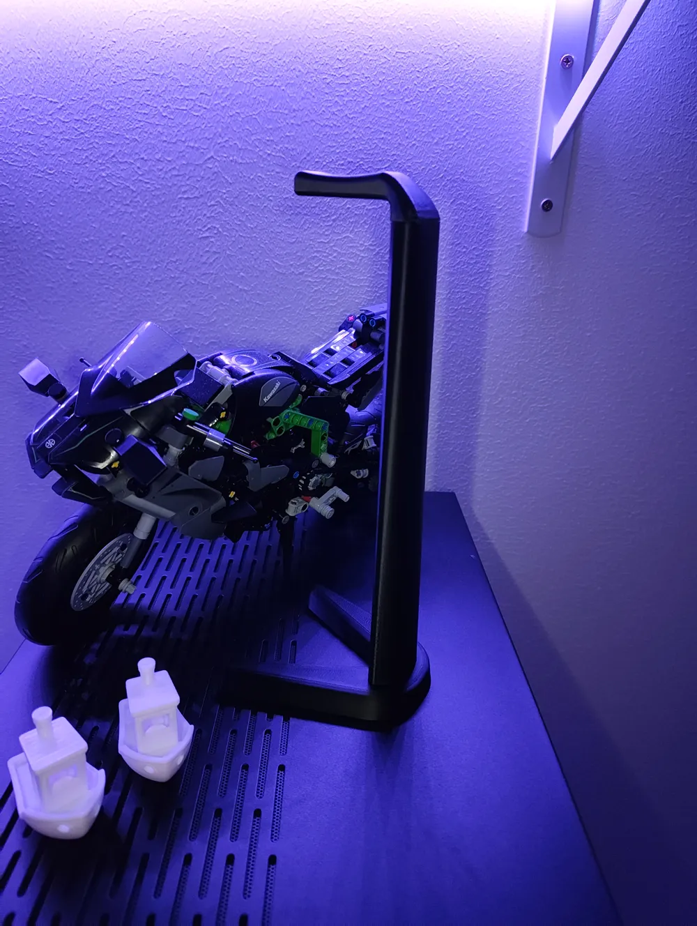 Slim end clean headphone stand by hubbot01 MakerWorld: Download Free 3D ...