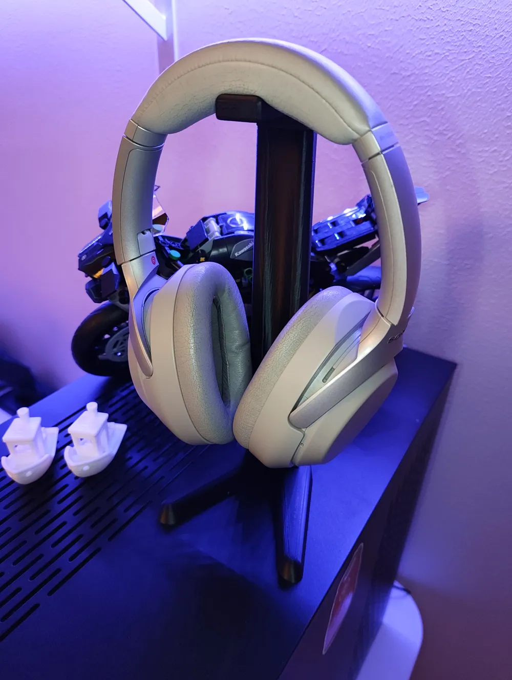 Slim end clean headphone stand by hubbot01 MakerWorld: Download Free 3D ...