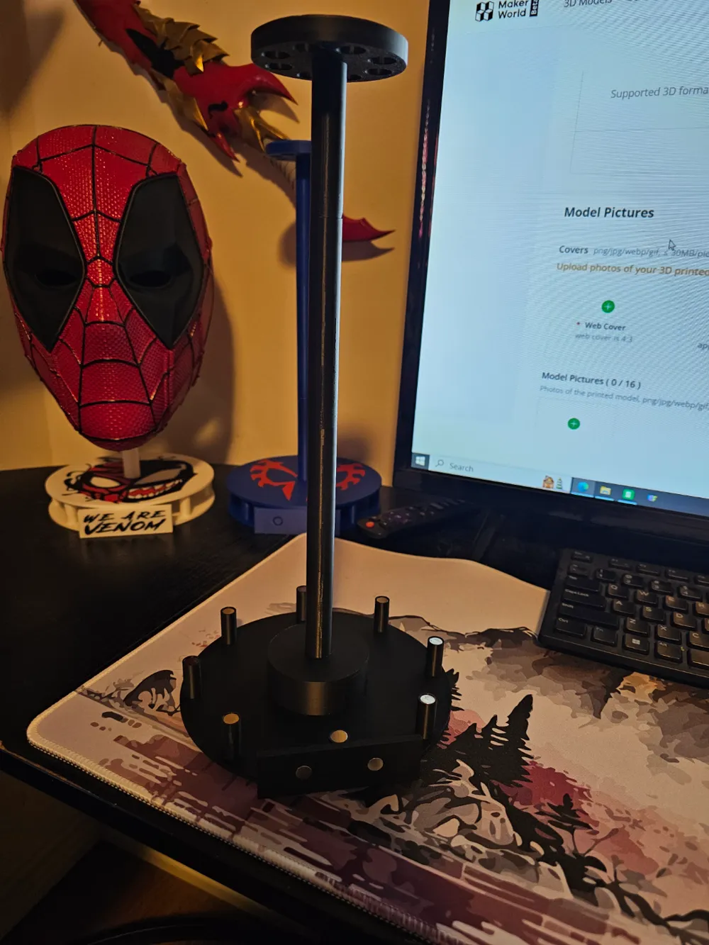 Helmet Stand with Replaceable Face Plates by bbush362 - MakerWorld