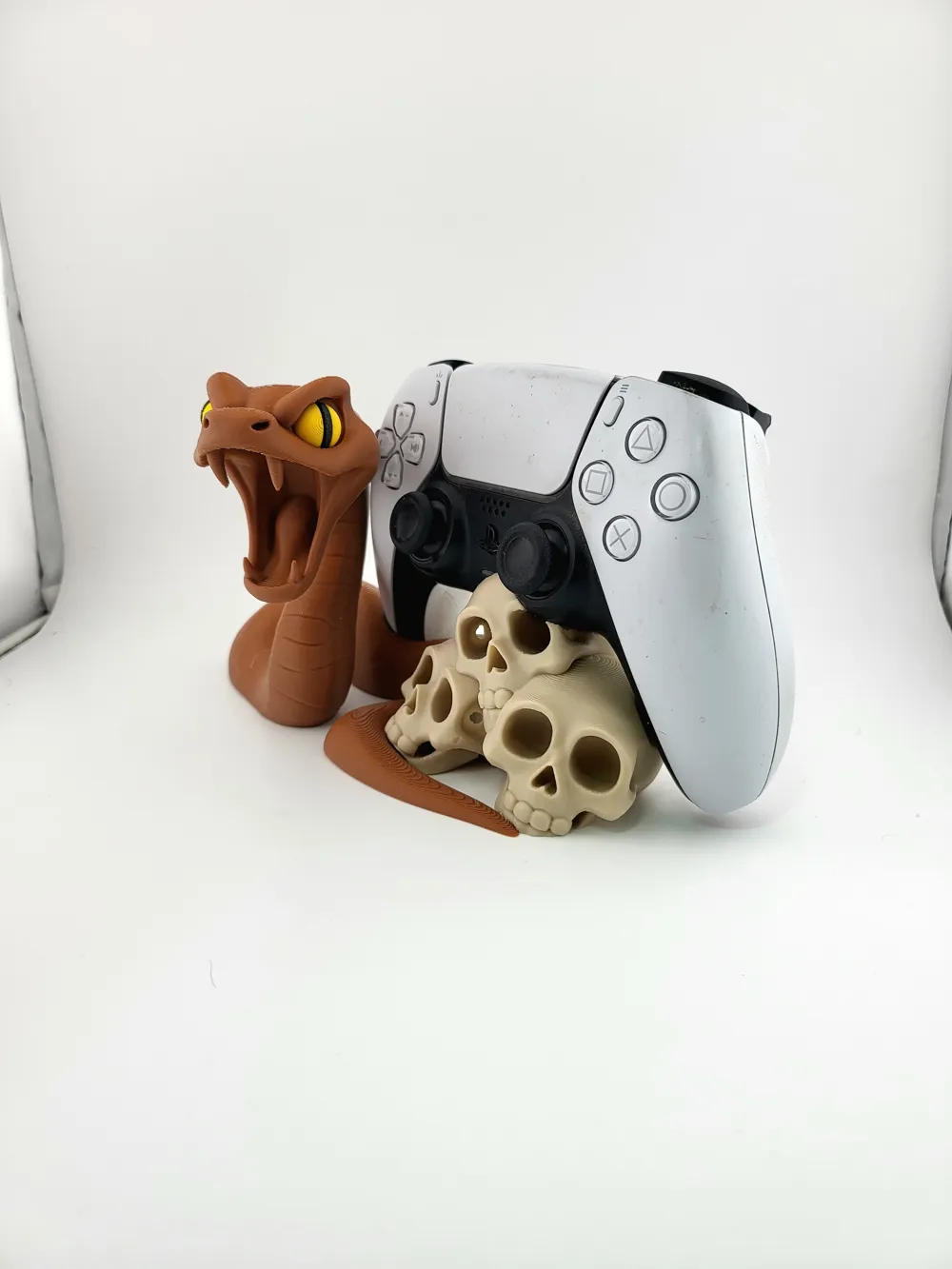 Snake Skull PS5 Controller Holder Horror Diorama by Mad power MakerWorld: Download Free 3D Models