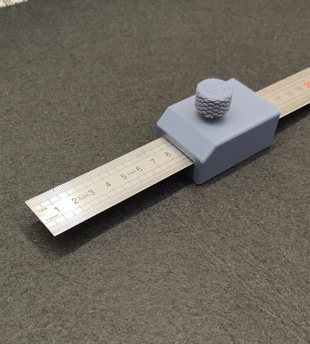 Metal ruler base with locking screw by Frenk - MakerWorld