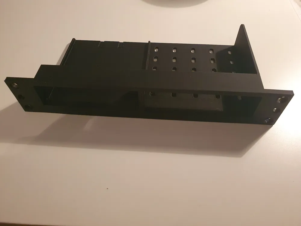 10-Inch Rack Panel for Netgear GS305 + Mounting Area by ThWi MakerWorld ...