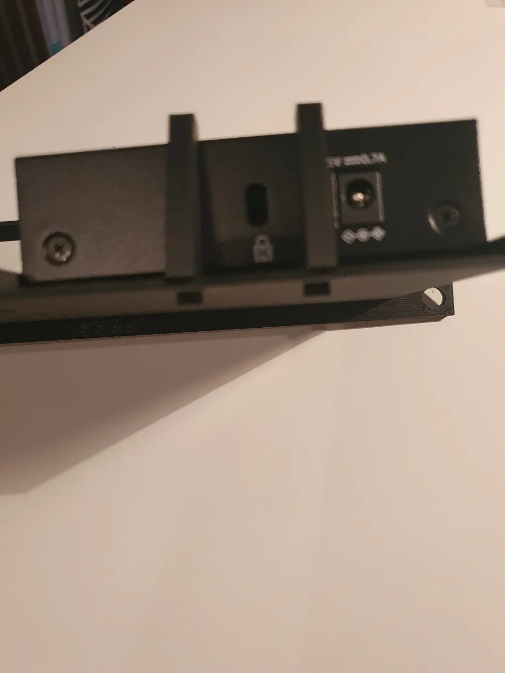 10-Inch Rack Panel for Netgear GS305 + Mounting Area by ThWi MakerWorld ...