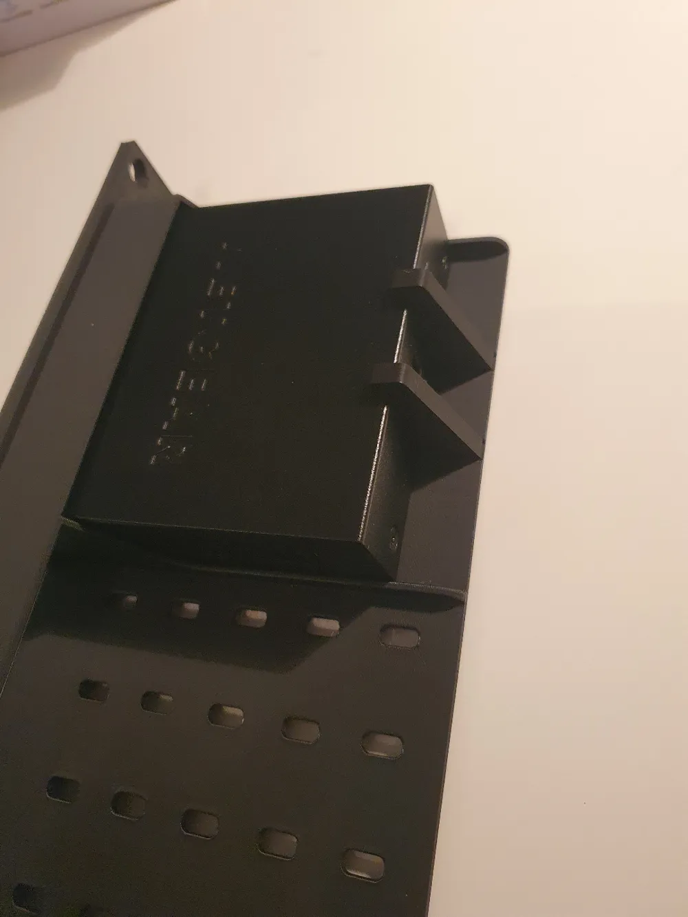 10-Inch Rack Panel for Netgear GS305 + Mounting Area - Free 3D Print ...
