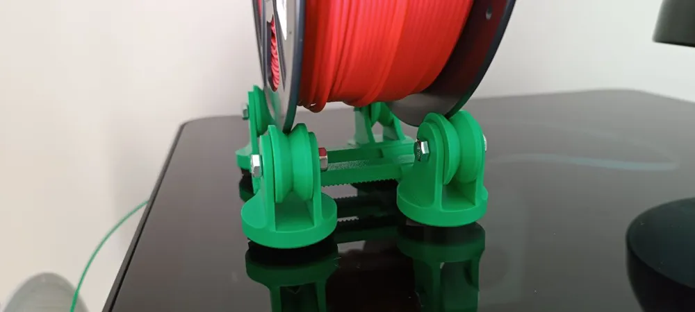 Adjustable spool holder Remixed by Valeria Momo - MakerWorld
