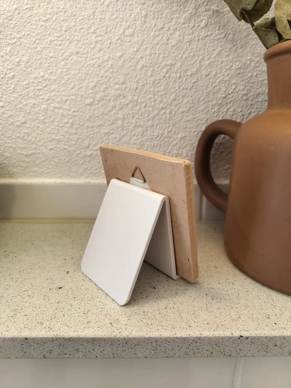 Minimalistic Tile Display by Wovtar MakerWorld: Download Free 3D Models