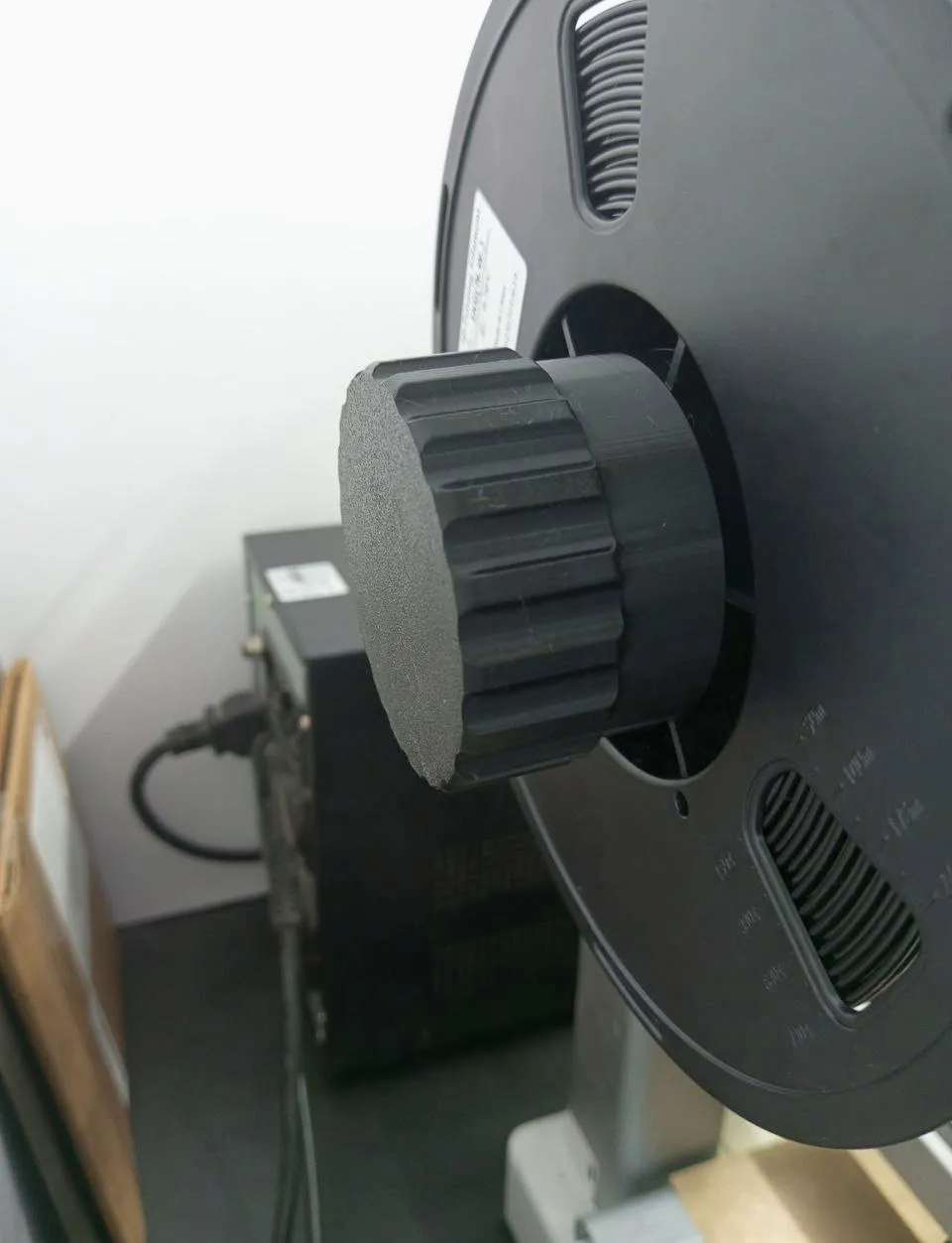 BAMBU LAB A1/A1 MINI AMS SPOOL LOCK Remixed by evaservice MakerWorld ...