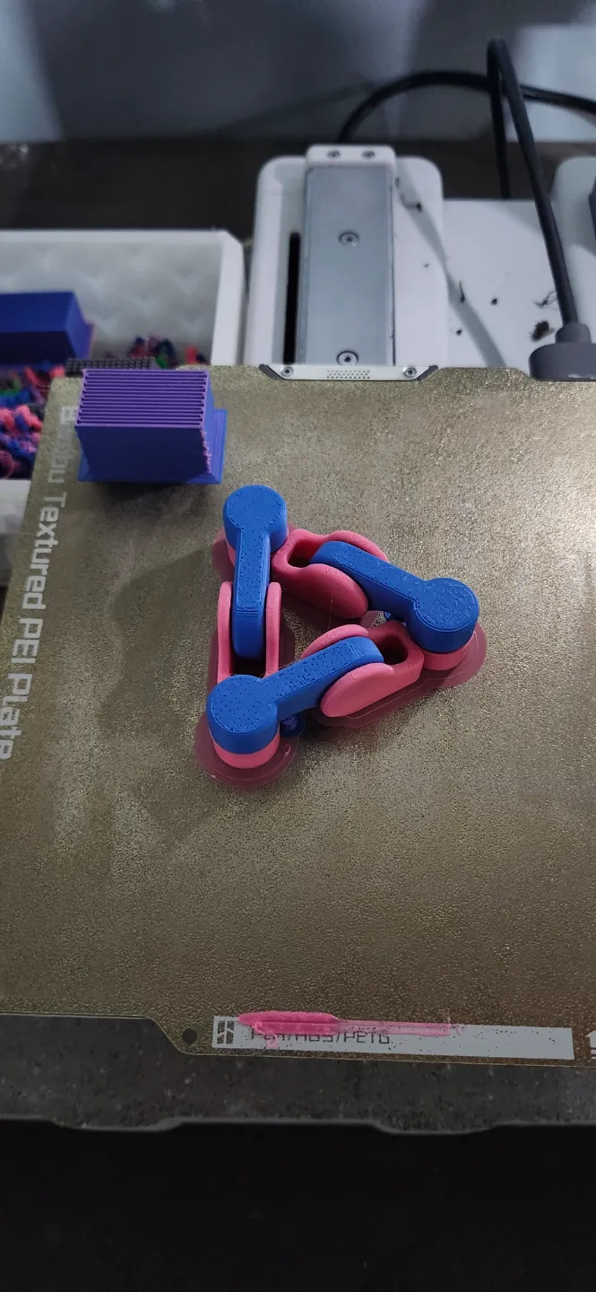 INFINITY TWIST FIDGET - Free 3D Print Model - MakerWorld