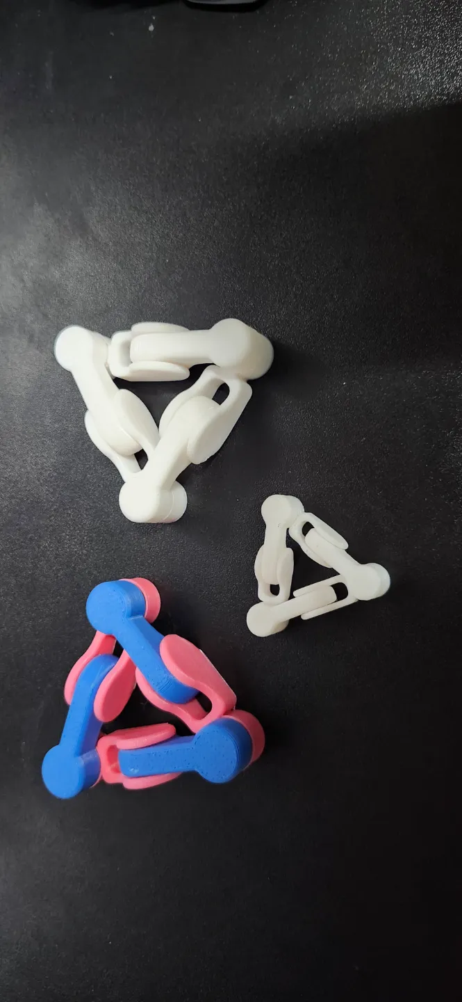 INFINITY TWIST FIDGET - Free 3D Print Model - MakerWorld