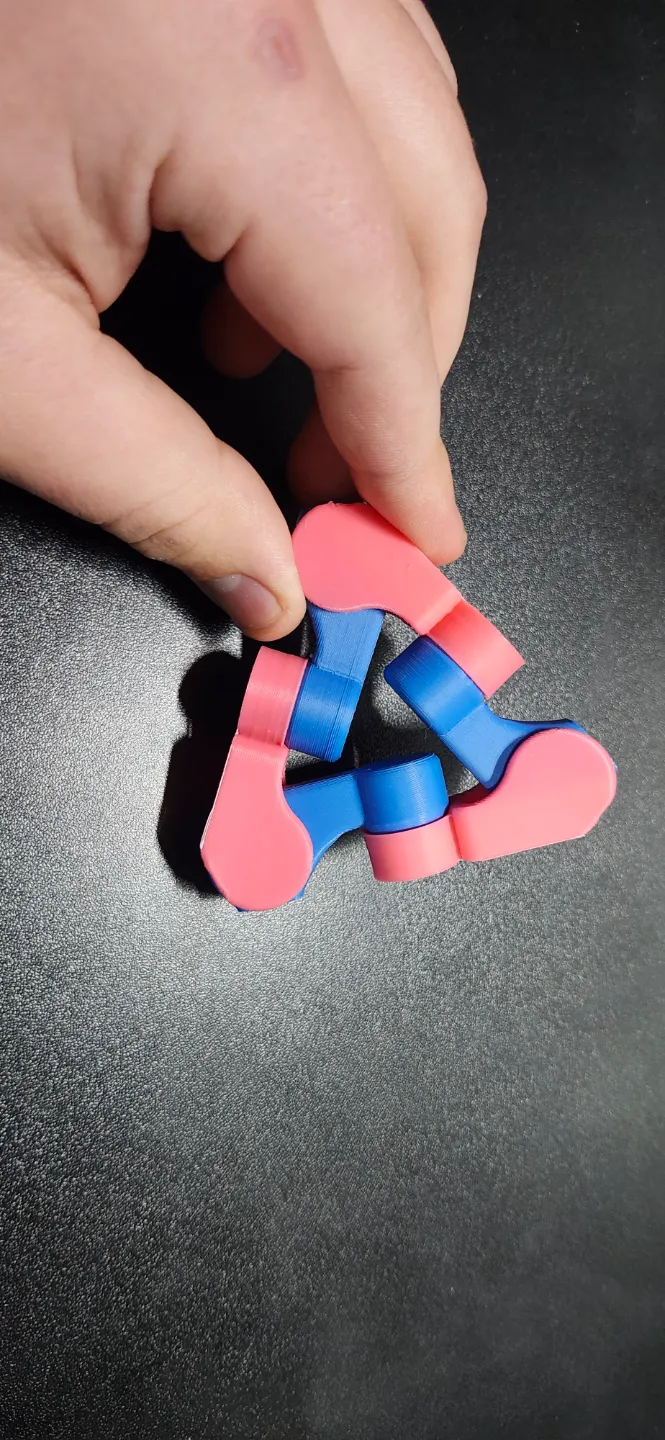 INFINITY TWIST FIDGET - Free 3D Print Model - MakerWorld