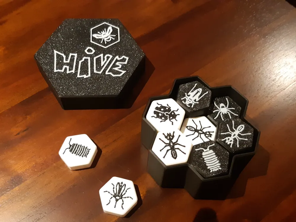 Pocket Hive Box with Cap Graphics Remixed by yellow_meeple05 - MakerWorld