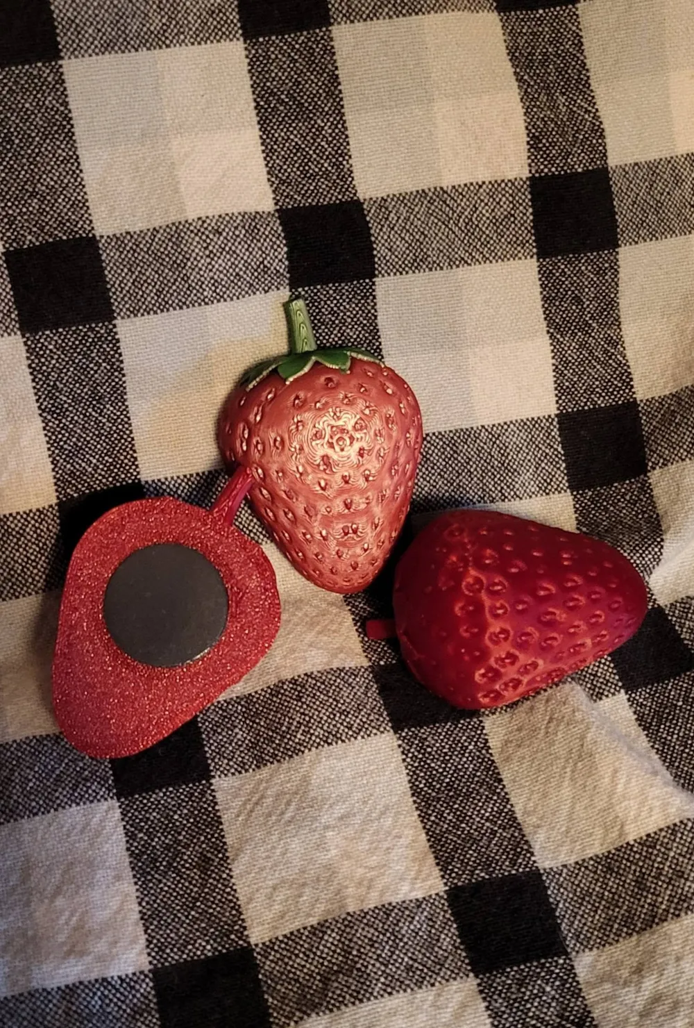 Strawberry Magnet - Free 3D Print Model - MakerWorld