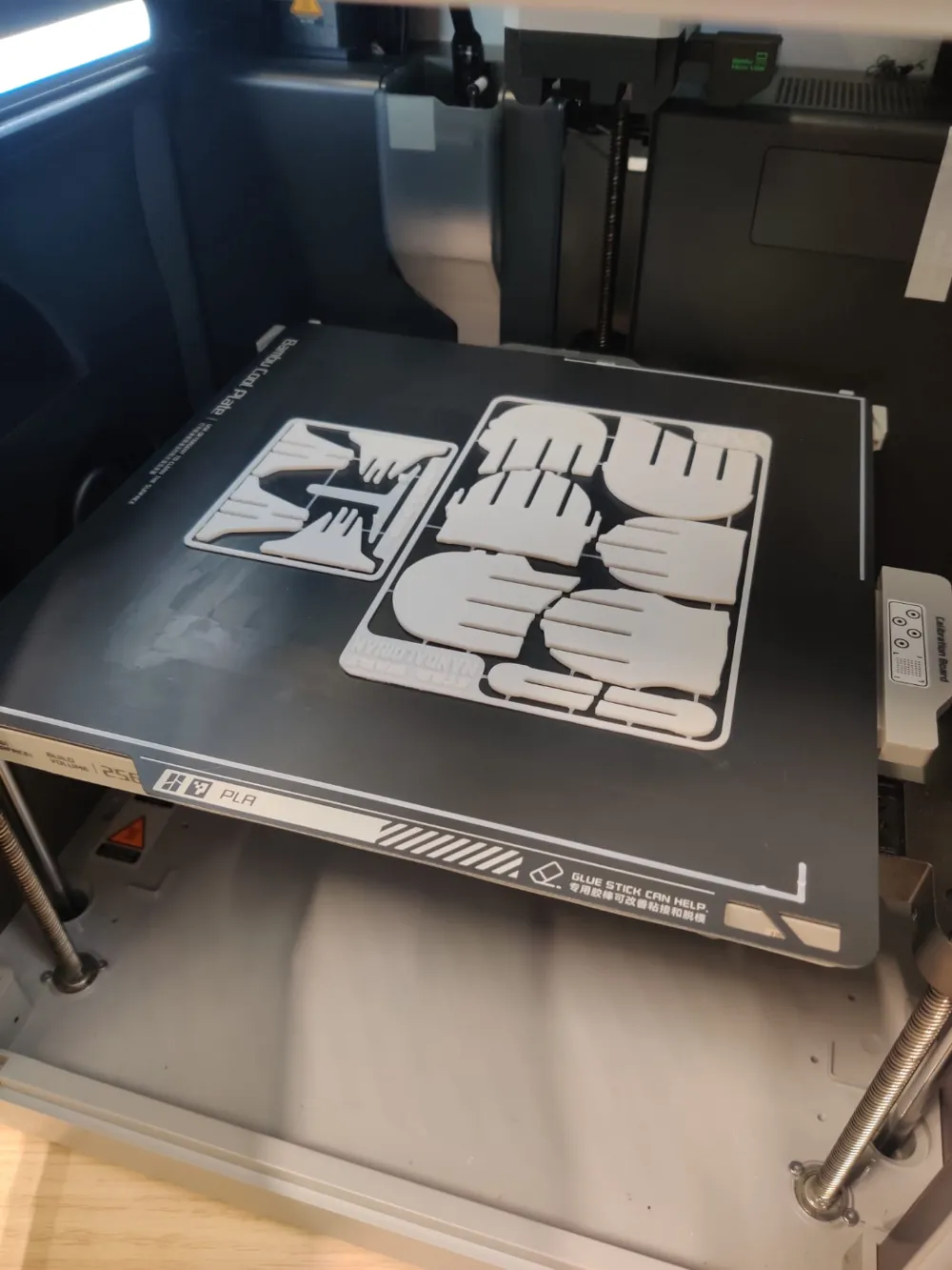 Mandalorian Kit Card by Louis MakerWorld: Download Free 3D Models