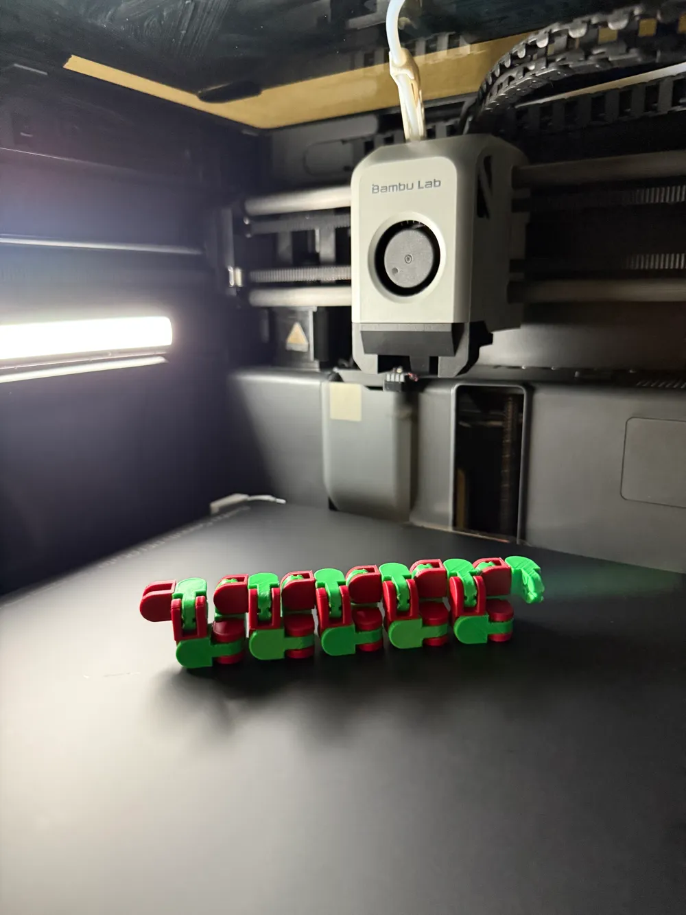 Snap and Twist Fidget Chain by 3D Workshop MakerWorld: Download Free 3D ...