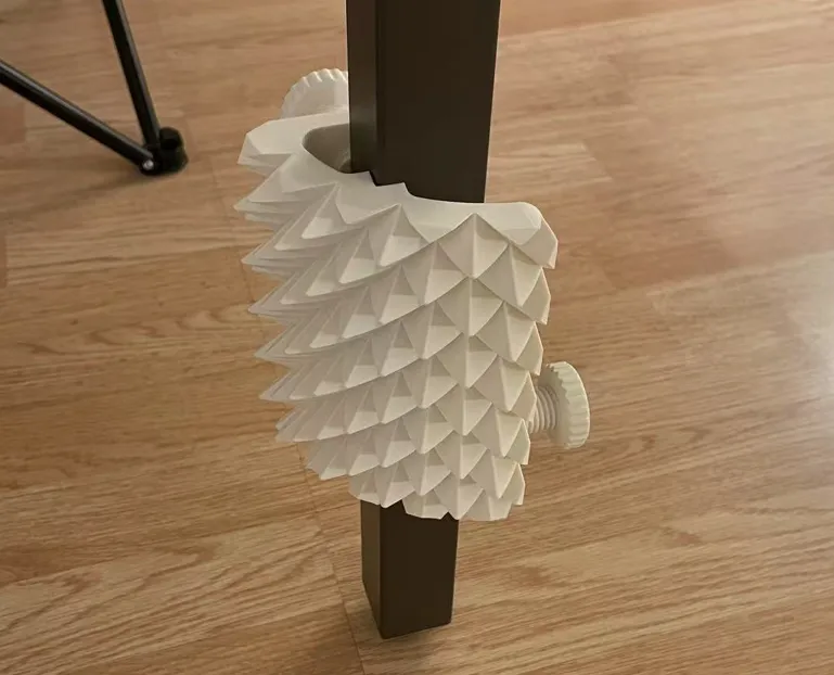 Cat scratcher with hand screw by h4nty MakerWorld: Download Free 3D Models