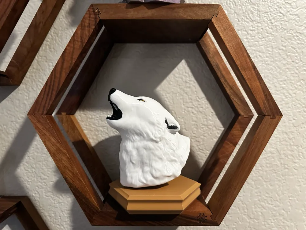 Realistic Howling Wolf Bust by hexequy - MakerWorld