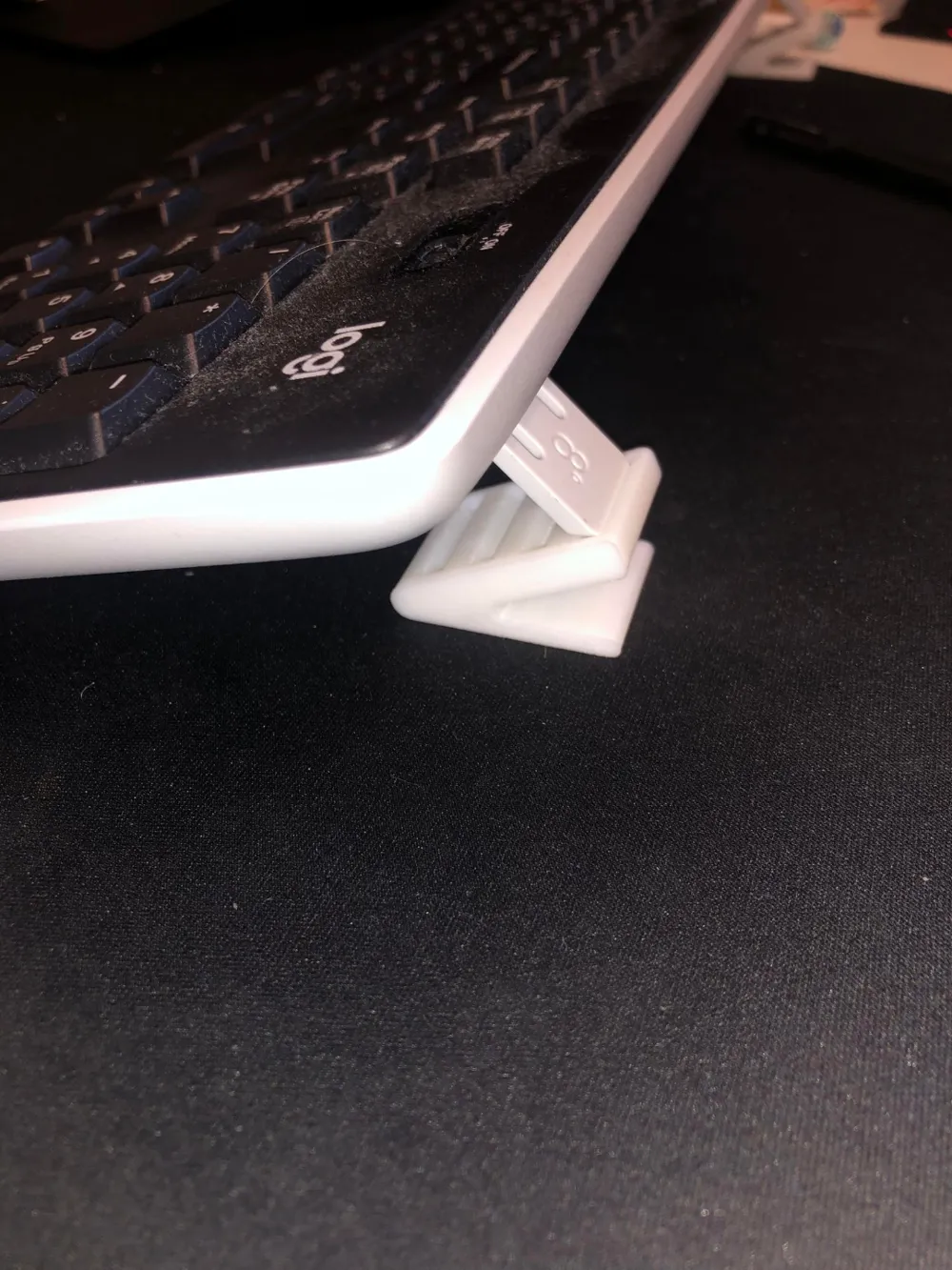 Keyboard angle riser by Kongen - MakerWorld