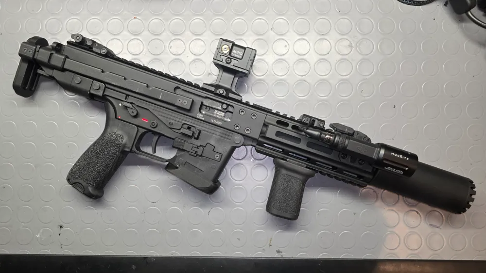 GHM9-G Lambda Defence Magwell V2 by Maurizio MakerWorld: Download Free 3D Models