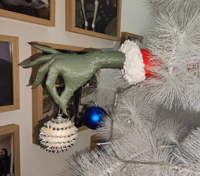 Christmas Tree Bracket for Grinch Hand (Night3D) Remixed by Brumbies ...