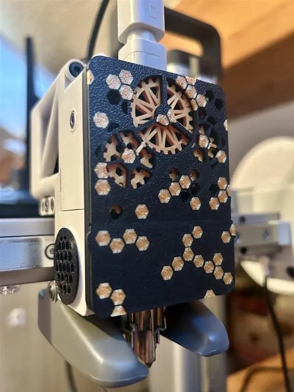 A1 & A1 mini Hotend Cover with gears by Milhaus - MakerWorld
