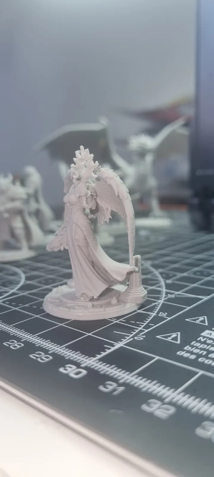 Miniatura D&D Clériga Aasimar Femenina (45mm) - Modelo de impresión 3D ...