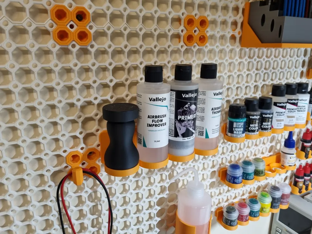 Multiboard Vallejo Airbrush Mediums/Paint Holder by Migego - MakerWorld