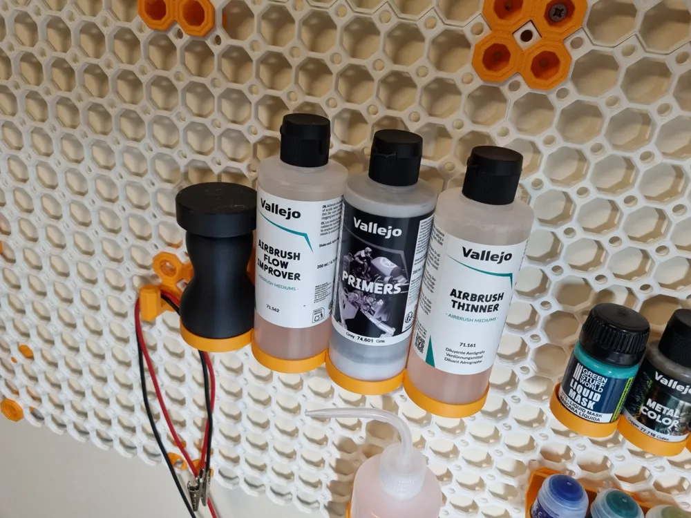 Multiboard Vallejo Airbrush Mediums/Paint Holder by Migego - MakerWorld