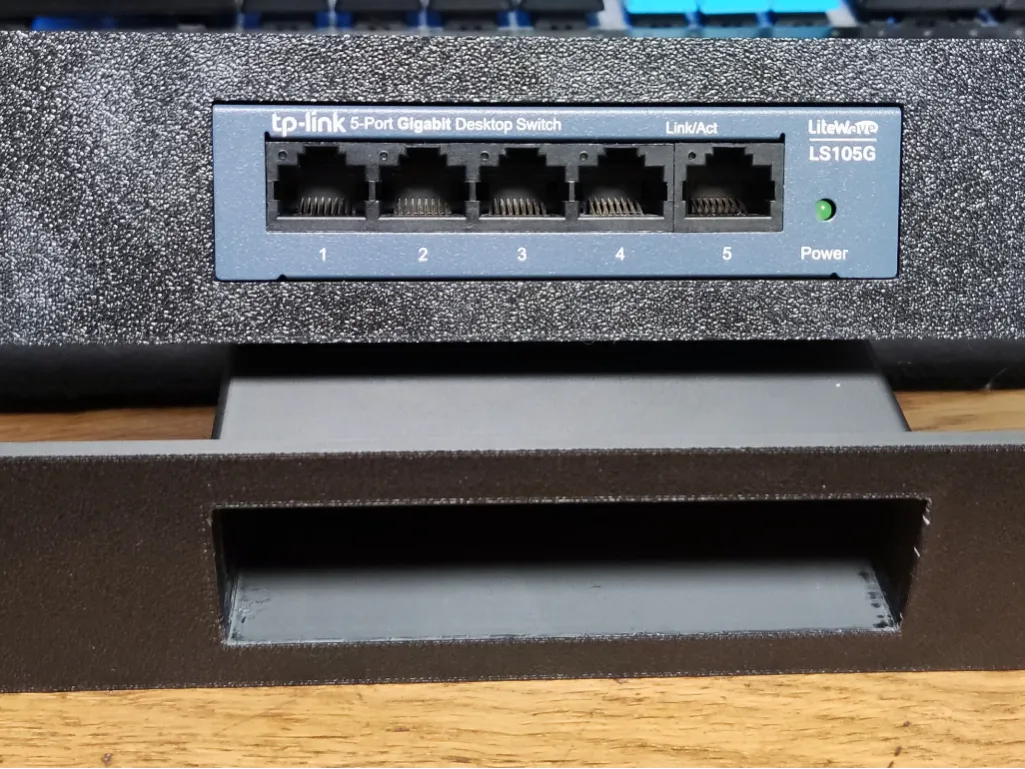 Soporte Rack 10 Switch TP-LINK LS105G - Free 3D Print Model - MakerWorld
