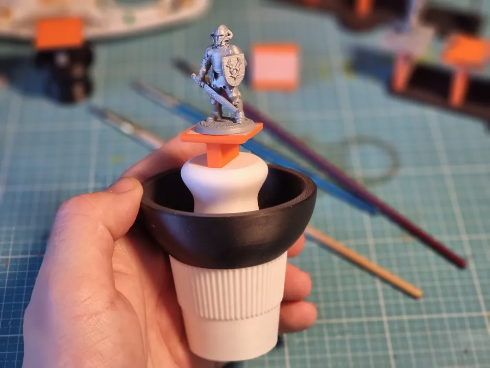 Spinning Handle miniature painting plattforms V2! by derLordiMakerWorld ...