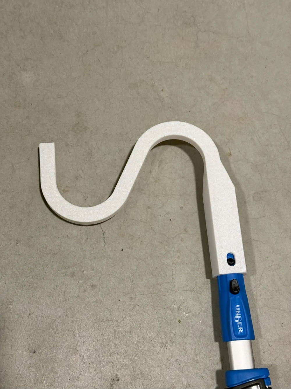 Christmas Light Hanger for Pole - Free 3D Print Model - MakerWorld