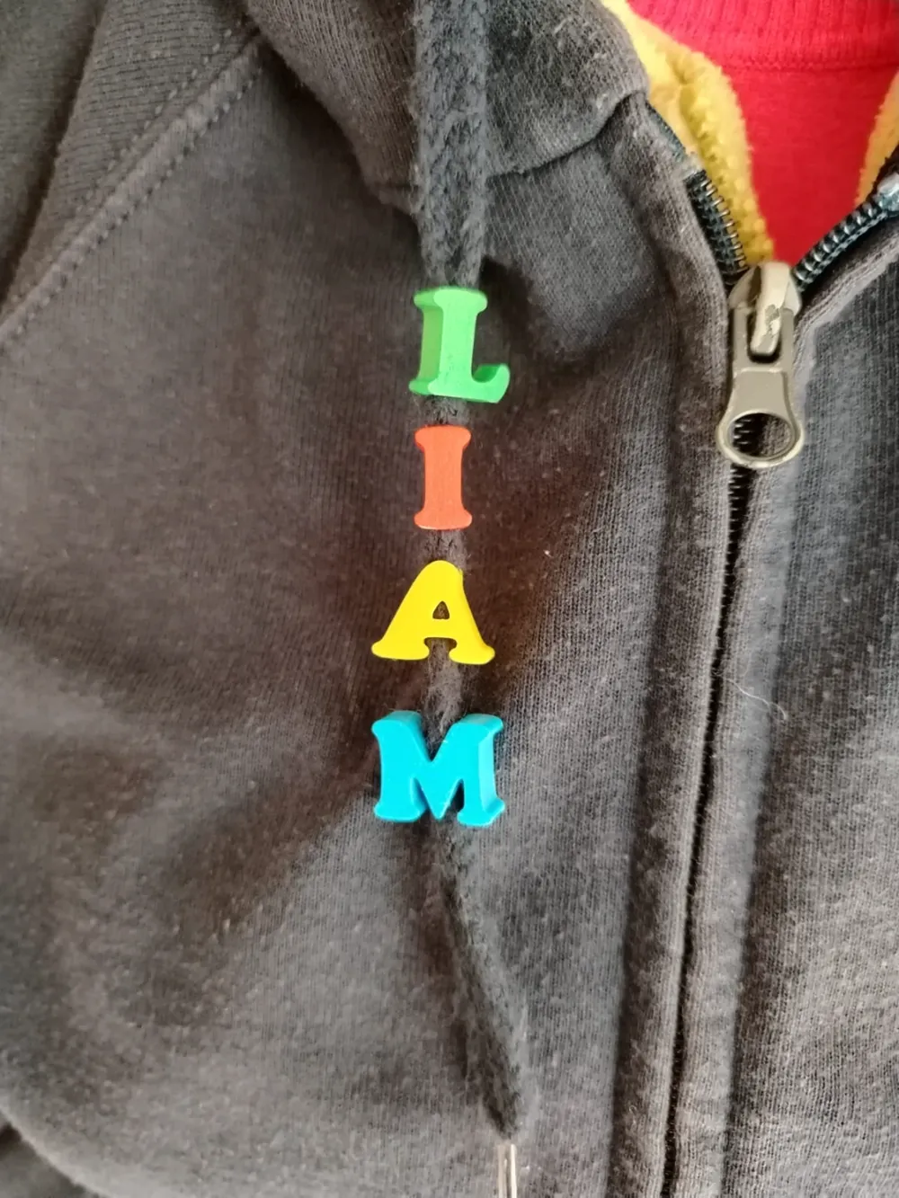 Customizable letter hoodie pull cords - Free 3D Print Model - MakerWorld