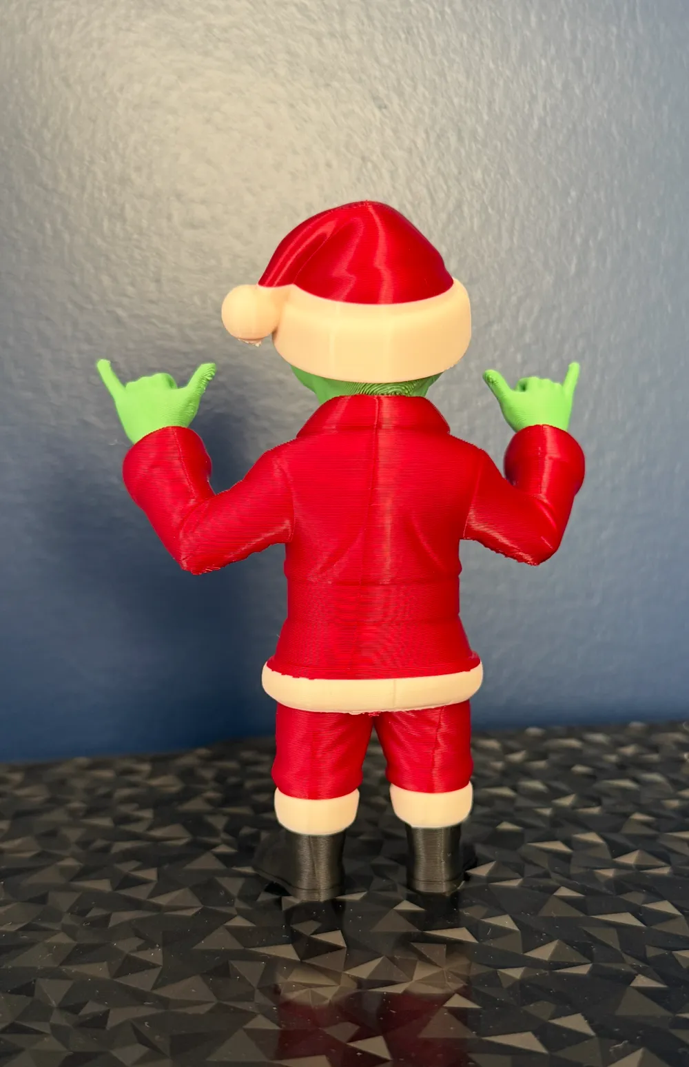 Alien Santa - Free 3D Print Model - MakerWorld