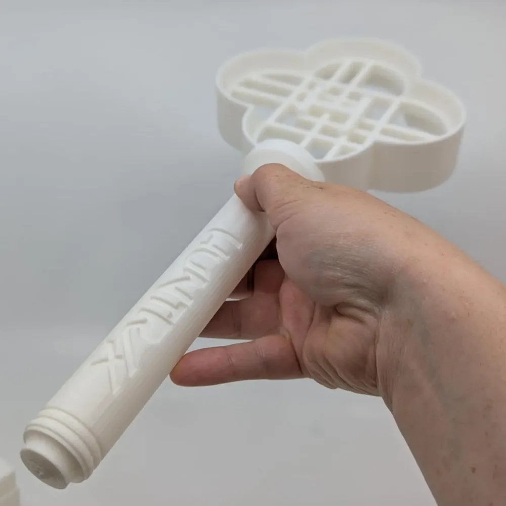 Huntrix Light Stick Cosplay KPop Demon Hunters by SchmerBle MakerWorld ...