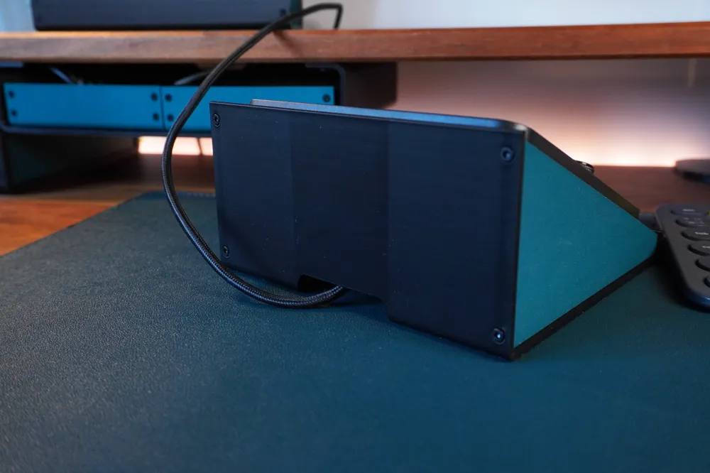 Stream Deck Plus + Stand By Foxwood by Foxwood MakerWorld: Download ...