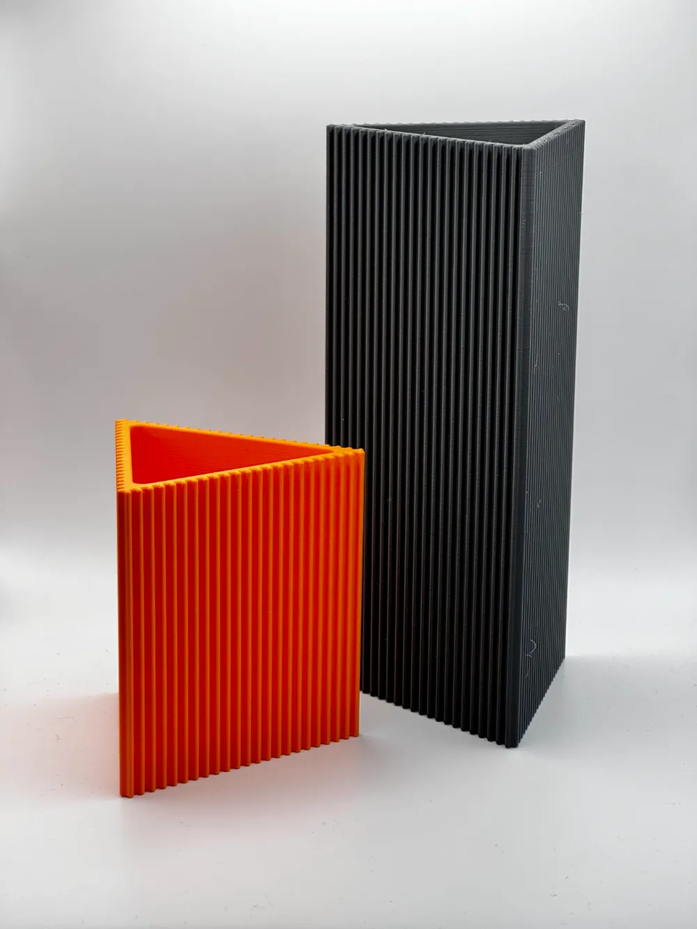 triangular pots with pattern by h3li0 - MakerWorld