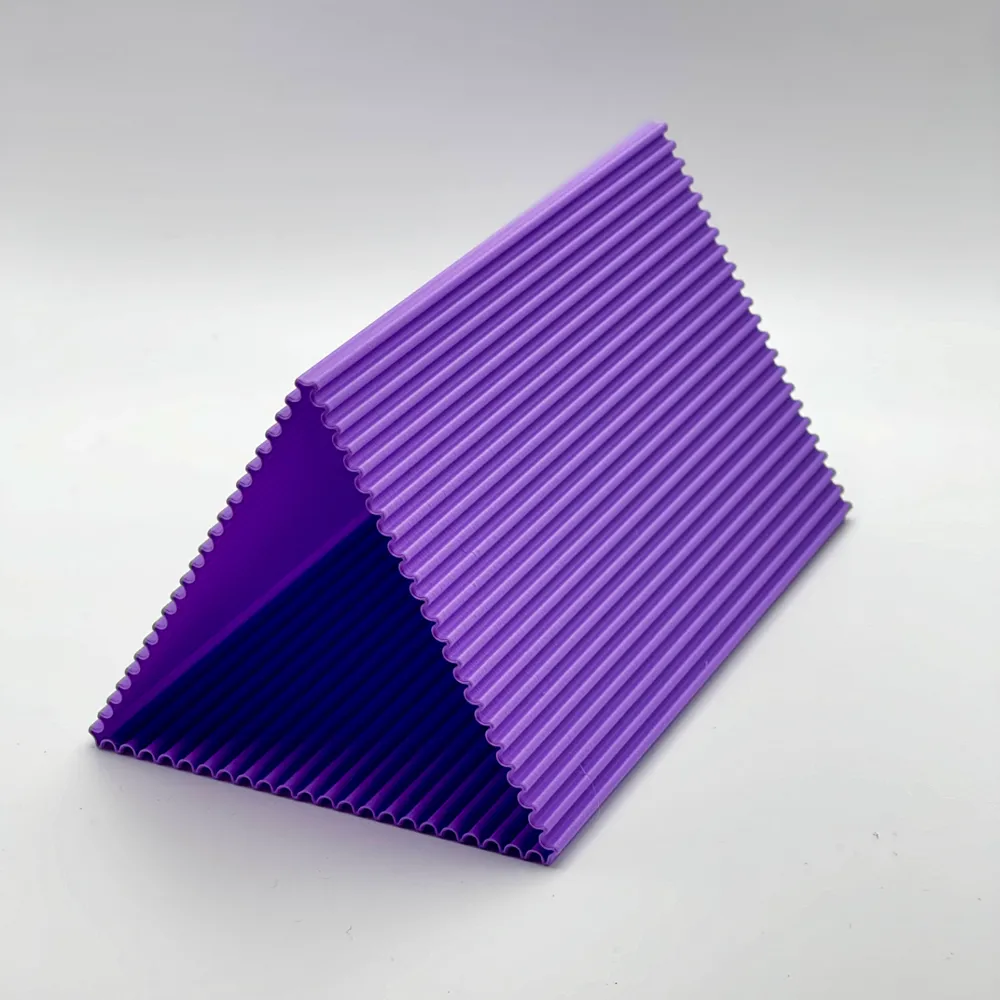 triangular pots with pattern by h3li0 - MakerWorld