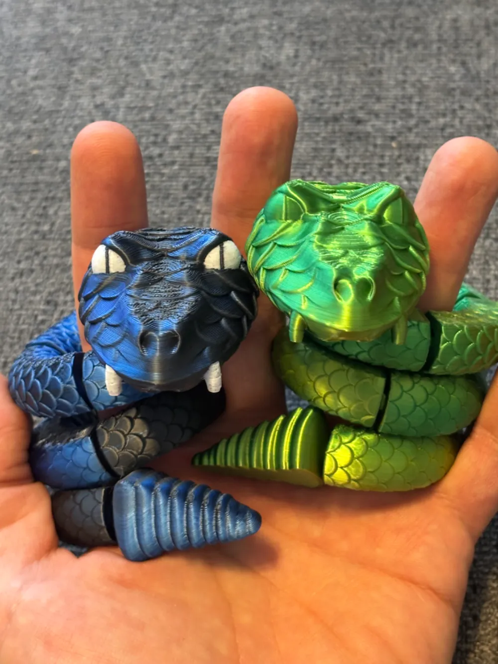 Coiling Snake Fidget - Free 3D Print Model - MakerWorld