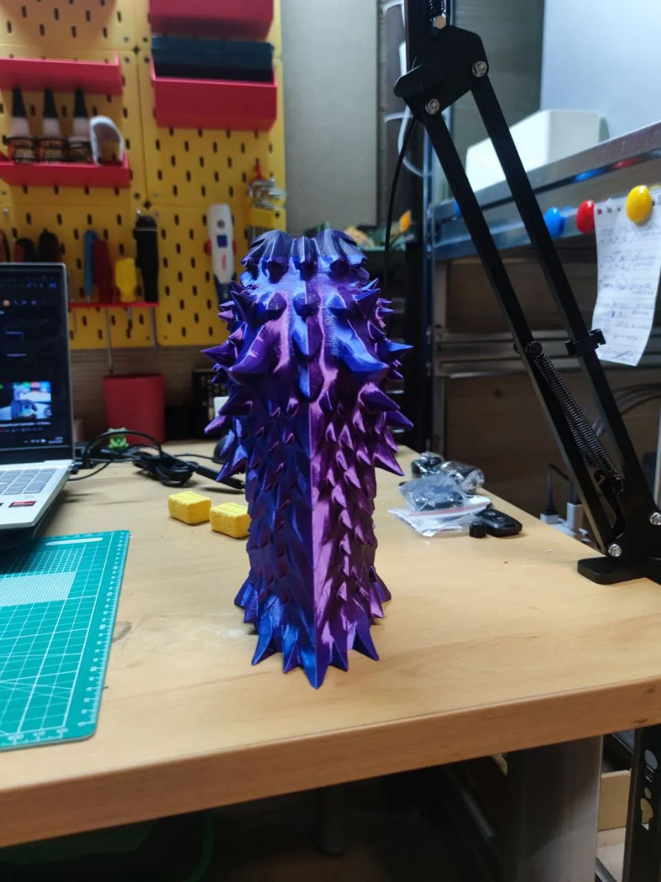 Dragon Headphone Stand – Low-Poly 3D Model - Free 3D Print Model ...