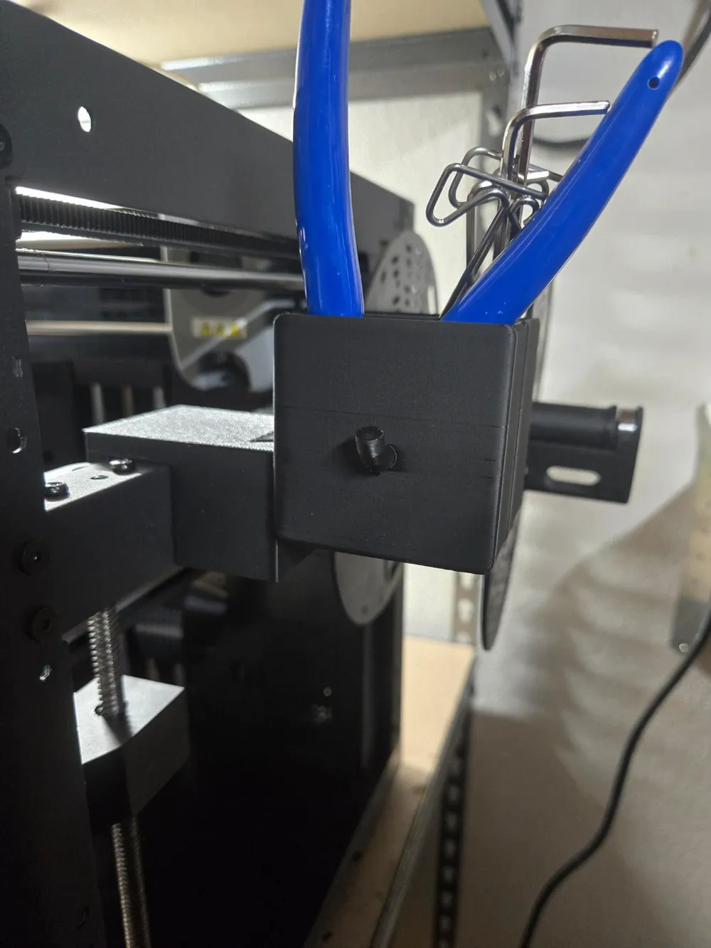 Side tools holder for Flashforge Adventurer 5M by amit.elgabsy - MakerWorld