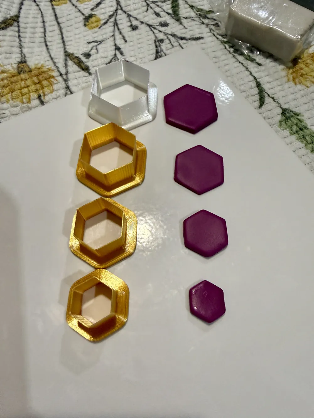 Hexagonal polymer clay cutters - Free 3D Print Model - MakerWorld